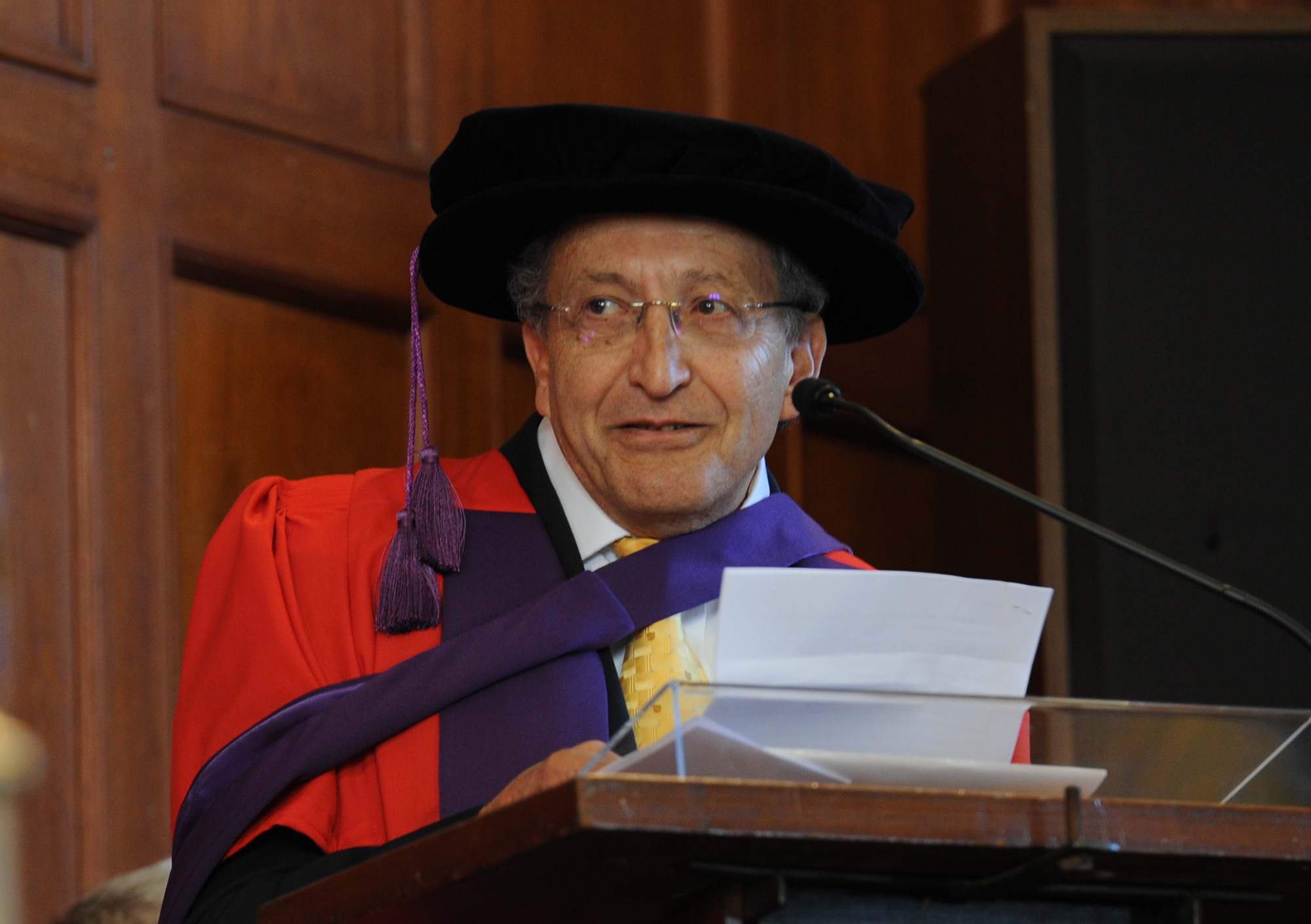 Dr Bernie Fanaroff | UCT News