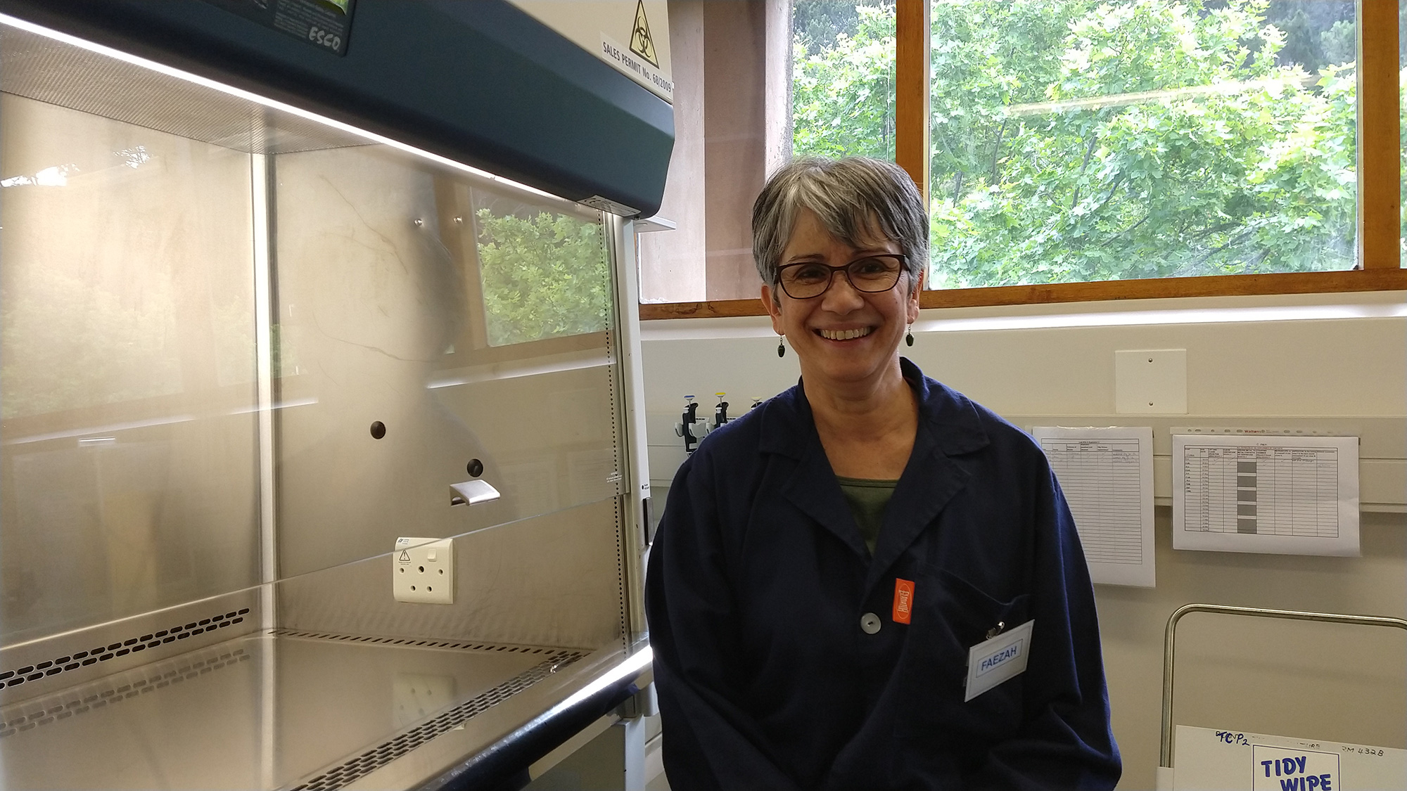 Dedicated scientific officer marks 35 years of service to UCT | UCT News