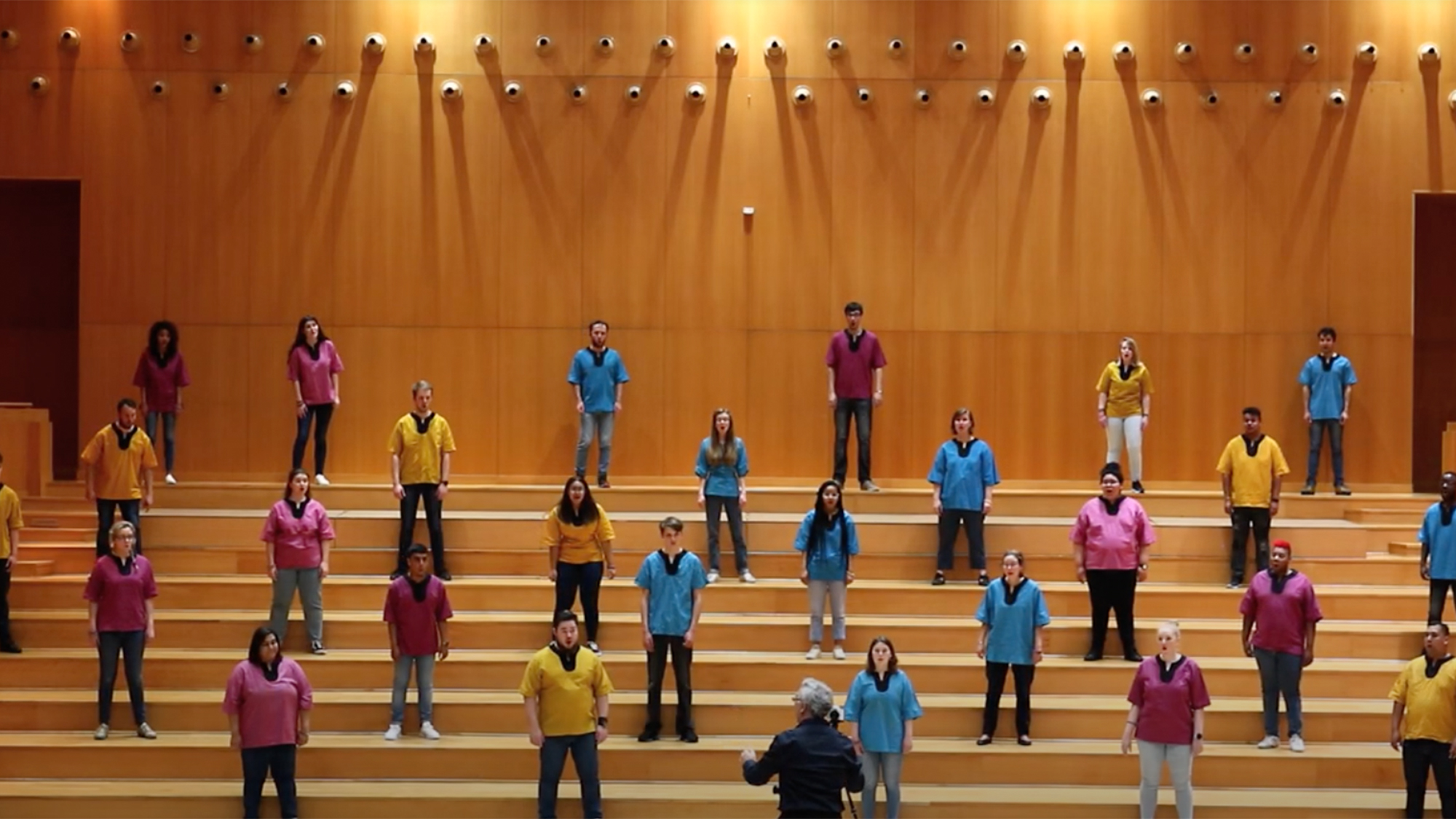 “Hlonolofatsa” performed by the Cape Town Youth Choir | UCT News