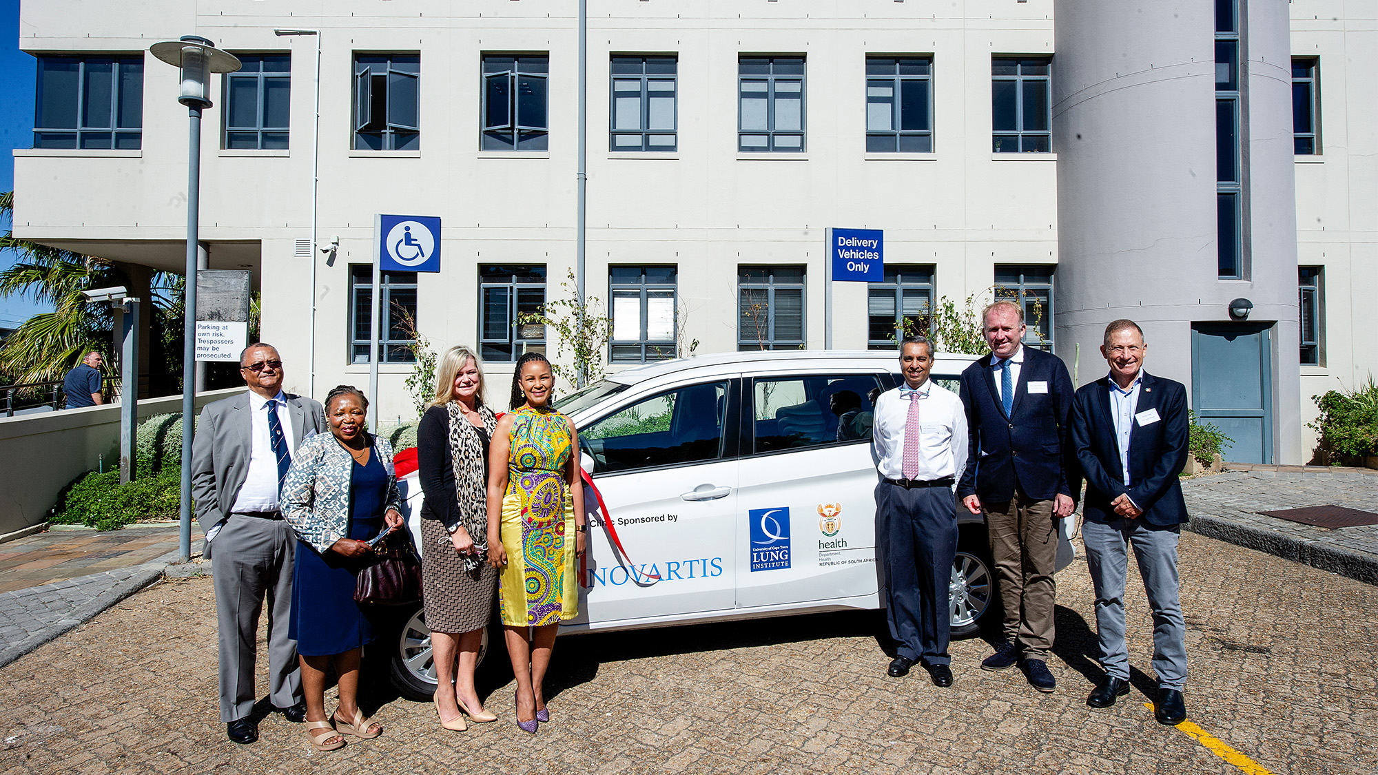 UCT’s Lung Institute launches mobile TB diagnosis clinic | UCT News