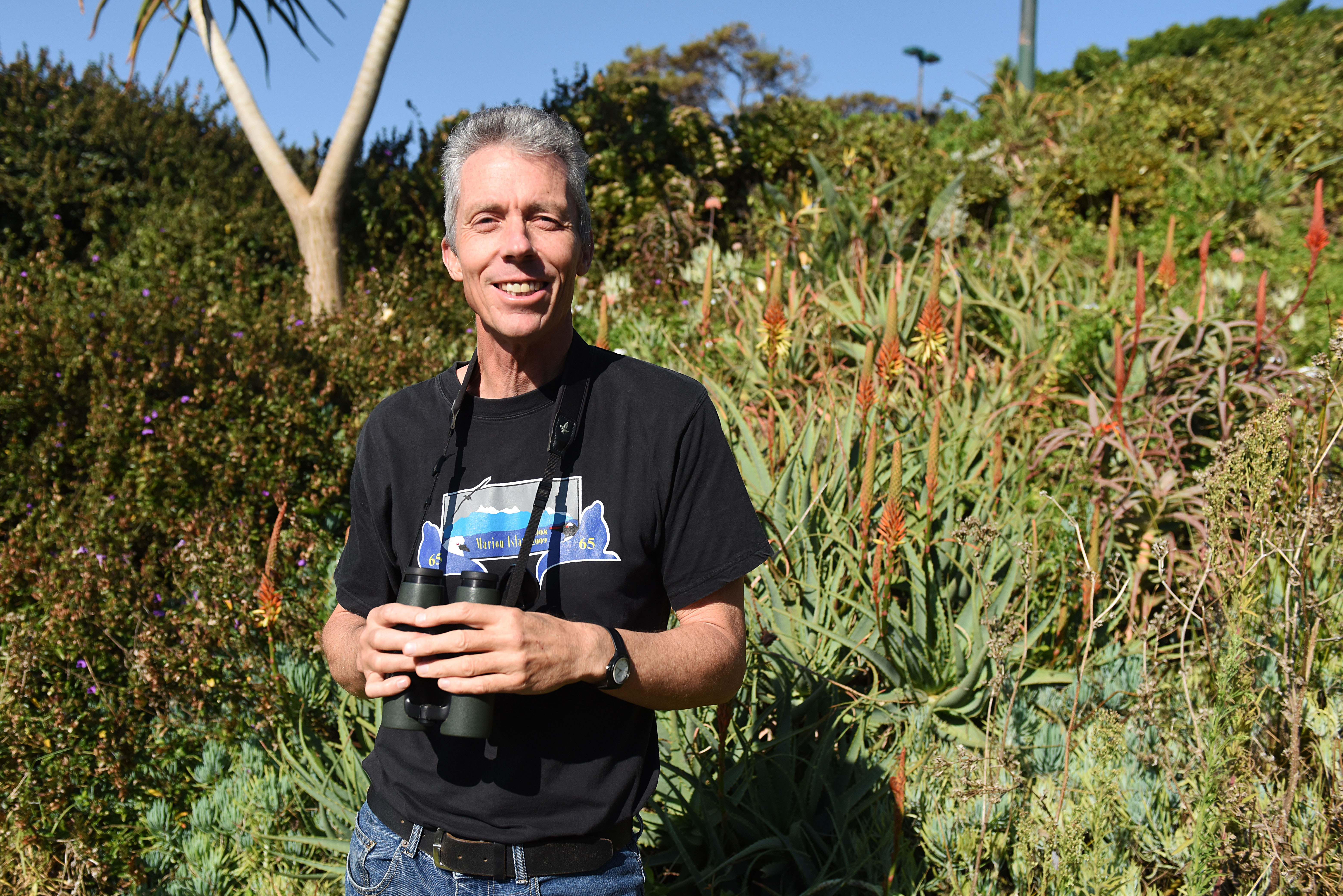 Birds, binoculars and biodiversity | UCT News